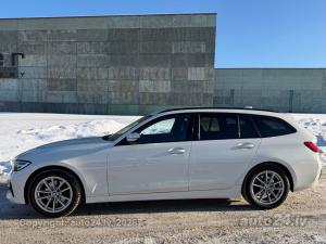 Balts BMW 3 Series 2020 Tallina, ar dzinēja tilpumu 2.00 L un nobraukumu 140 tūkst. km par 22300 €, foto 4 vietnē AUTOMOTO.COM.LV