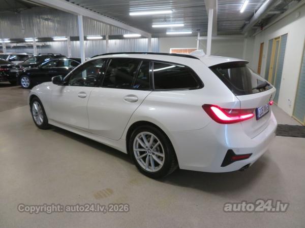 Balts BMW 3 Series 2021 Tallina, ar dzinēja tilpumu 3.00 L un nobraukumu 102 tūkst. km par 26500 €, foto 2 vietnē AUTOMOTO.COM.LV