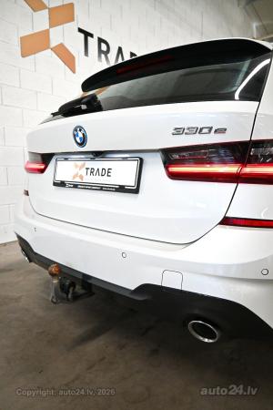 White BMW 3 Series 2021 in Tallinn, with an engine capacity of 2.00 L and mileage of 180 thousand km for 21450 €, photo 13 on AUTOMOTO.COM.LV