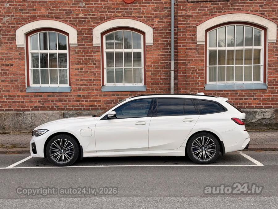 Balts BMW 3 Series 2021 Tallina, ar dzinēja tilpumu 0.00 L un nobraukumu 152 tūkst. km par 22750 €, foto 3 vietnē AUTOMOTO.COM.LV
