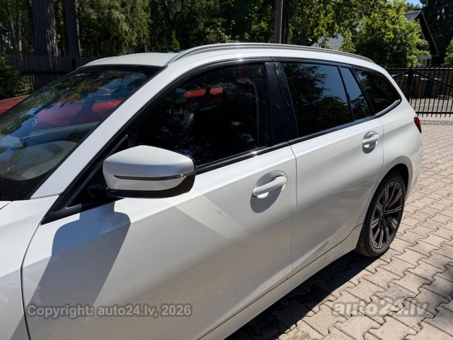 Balts BMW 3 Series 2021 Tallina, ar dzinēja tilpumu 2.00 L un nobraukumu 81 tūkst. km par 29500 €, foto 28 vietnē AUTOMOTO.COM.LV