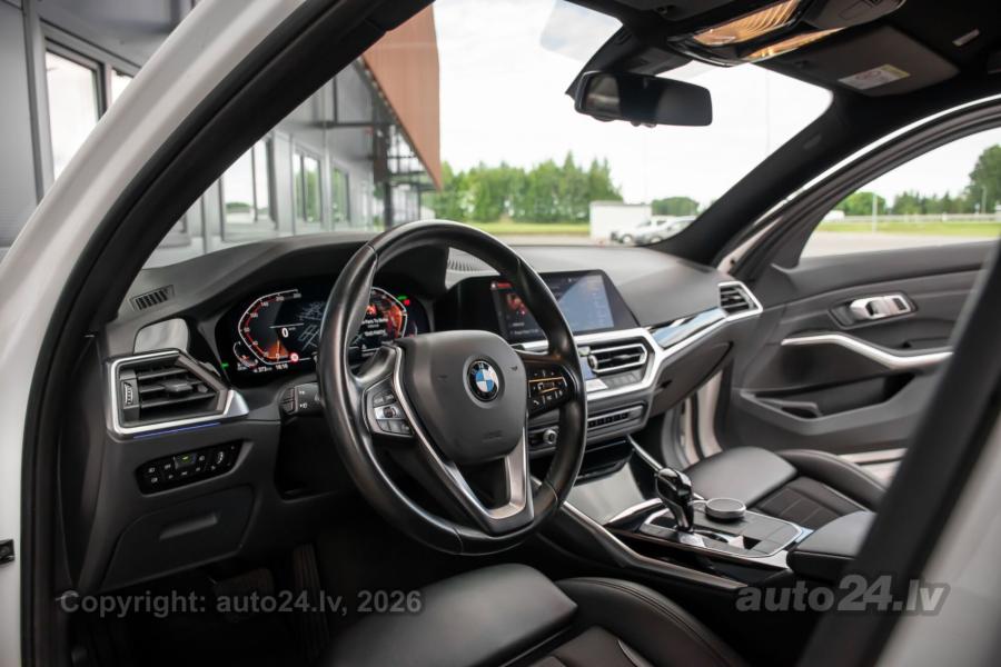 White BMW 3 Series 2021 in Tartu, with an engine capacity of 2.00 L and mileage of 230 thousand km for 17800 €, photo 9 on AUTOMOTO.COM.LV