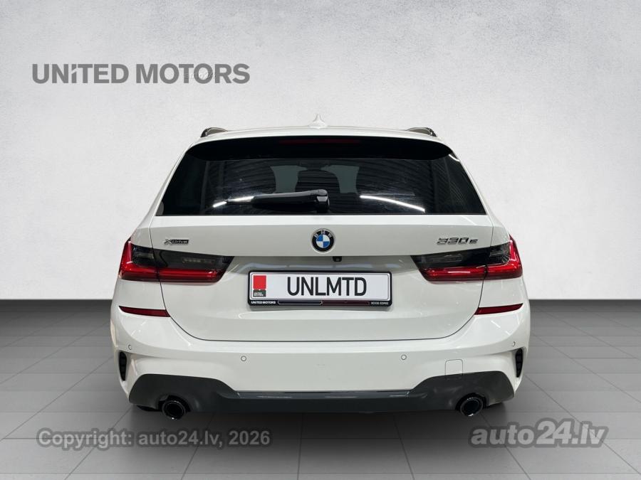 White BMW 3 Series 2021 in Tallinn, with an engine capacity of 2.00 L and mileage of 89 thousand km for 26900 €, photo 6 on AUTOMOTO.COM.LV