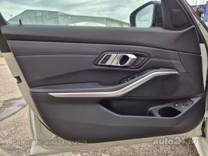 Balts BMW 3 Series 2022 Tallina, ar dzinēja tilpumu 2.00 L un nobraukumu 115 tūkst. km par 27600 €, foto 23 vietnē AUTOMOTO.COM.LV