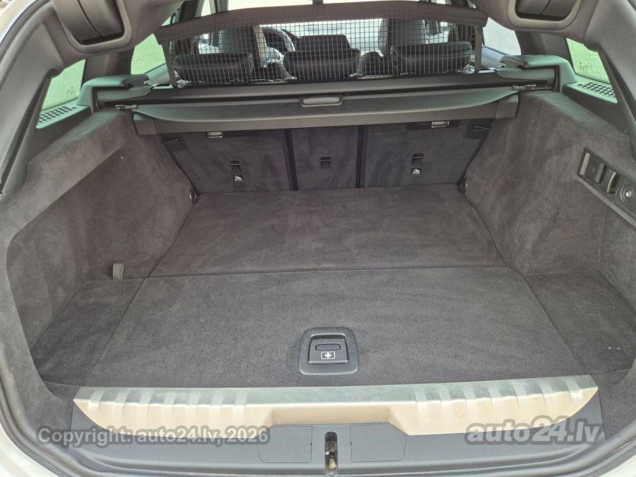 Balts BMW 3 Series 2022 Tallina, ar dzinēja tilpumu 2.00 L un nobraukumu 115 tūkst. km par 27600 €, foto 24 vietnē AUTOMOTO.COM.LV