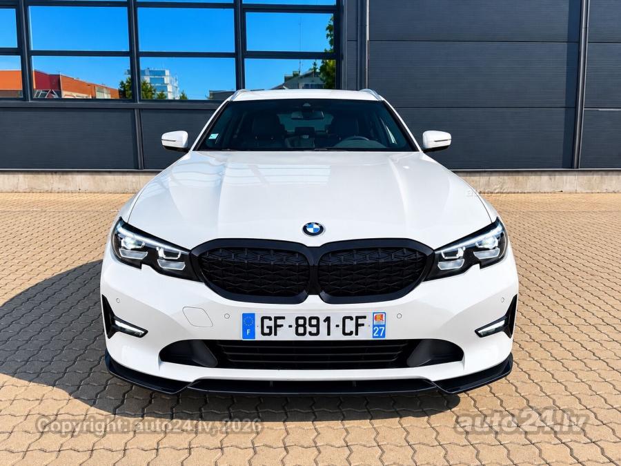 White BMW 3 Series 2022 in Torva, with an engine capacity of 2.00 L and mileage of 248 thousand km for 17800 €, photo 4 on AUTOMOTO.COM.LV