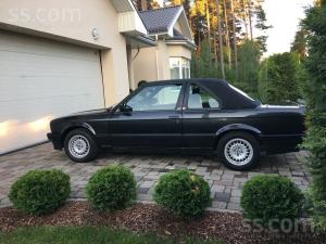 Black BMW 316 1991 in Riga, with an engine capacity of 1.60 L and mileage of 219 thousand km for 11000 €, photo  on AUTOMOTO.COM.LV
