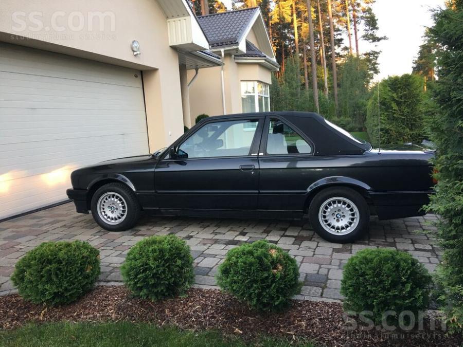 Black BMW 316 1991 in Riga, with an engine capacity of 1.60 L and mileage of 219 thousand km for 11000 €, photo 1 on AUTOMOTO.COM.LV
