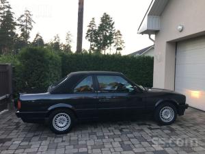 Black BMW 316 1991 in Riga, with an engine capacity of 1.60 L and mileage of 219 thousand km for 11000 €, photo 4 on AUTOMOTO.COM.LV