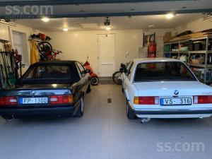 Black BMW 316 1991 in Riga, with an engine capacity of 1.60 L and mileage of 219 thousand km for 11000 €, photo 11 on AUTOMOTO.COM.LV