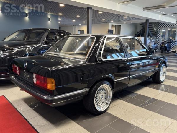 Black BMW 316 1985 in Riga, with an engine capacity of 2.00 L and mileage of 325 thousand km for 2500 €, photo 4 on AUTOMOTO.COM.LV
