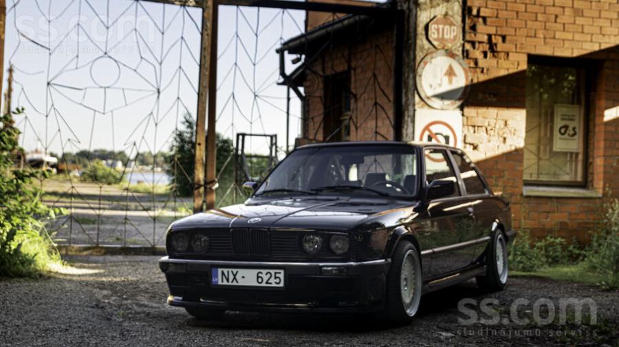 Melns BMW 316 1986 Liepāja, ar dzinēja tilpumu 2.80 L un nobraukumu 259 tūkst. km par 14700 €, foto 1 vietnē AUTOMOTO.COM.LV