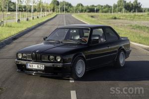 Melns BMW 316 1986 Liepāja, ar dzinēja tilpumu 2.80 L un nobraukumu 259 tūkst. km par 14700 €, foto 3 vietnē AUTOMOTO.COM.LV