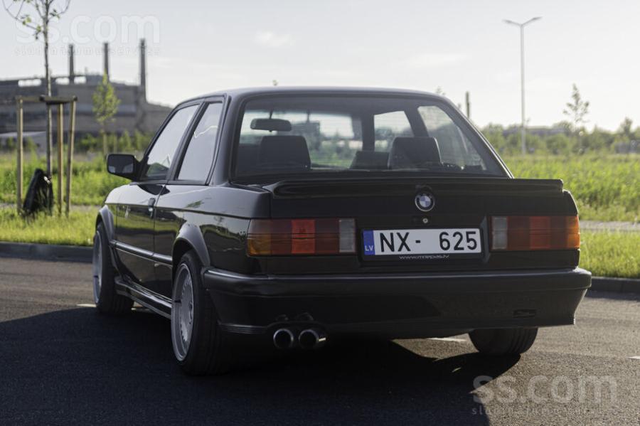 Melns BMW 316 1986 Liepāja, ar dzinēja tilpumu 2.80 L un nobraukumu 259 tūkst. km par 14700 €, foto 5 vietnē AUTOMOTO.COM.LV