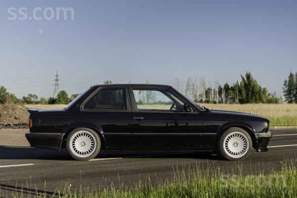 Melns BMW 316 1986 Liepāja, ar dzinēja tilpumu 2.80 L un nobraukumu 259 tūkst. km par 14700 €, foto 6 vietnē AUTOMOTO.COM.LV