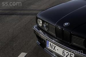 Melns BMW 316 1986 Liepāja, ar dzinēja tilpumu 2.80 L un nobraukumu 259 tūkst. km par 14700 €, foto 17 vietnē AUTOMOTO.COM.LV