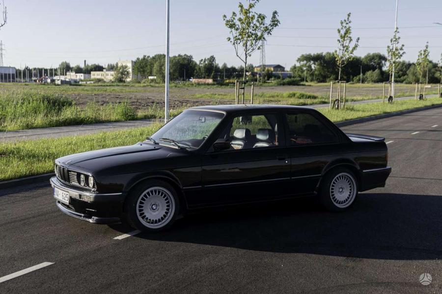 Black BMW 316 1986 in Liepaja, with an engine capacity of 2.80 L and mileage of 259 thousand km for 11995 €, photo 3 on AUTOMOTO.COM.LV