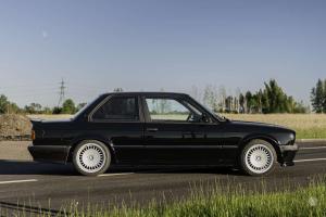 Black BMW 316 1986 in Liepaja, with an engine capacity of 2.80 L and mileage of 259 thousand km for 11995 €, photo 6 on AUTOMOTO.COM.LV