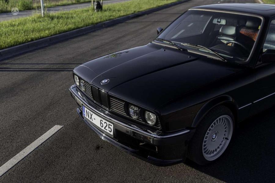 Black BMW 316 1986 in Liepaja, with an engine capacity of 2.80 L and mileage of 259 thousand km for 11995 €, photo 14 on AUTOMOTO.COM.LV