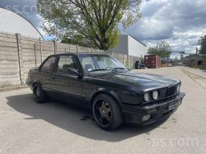Black BMW 316 1990 in Riga, with an engine capacity of 2.80 L and mileage of 270 thousand km for 4300 €, photo 1 on AUTOMOTO.COM.LV