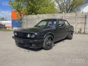 Black BMW 316 1990 in Riga, with an engine capacity of 2.80 L and mileage of 270 thousand km for 4300 €, photo 4 on AUTOMOTO.COM.LV