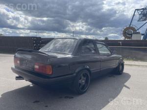Black BMW 316 1990 in Riga, with an engine capacity of 2.80 L and mileage of 270 thousand km for 4300 €, photo 5 on AUTOMOTO.COM.LV