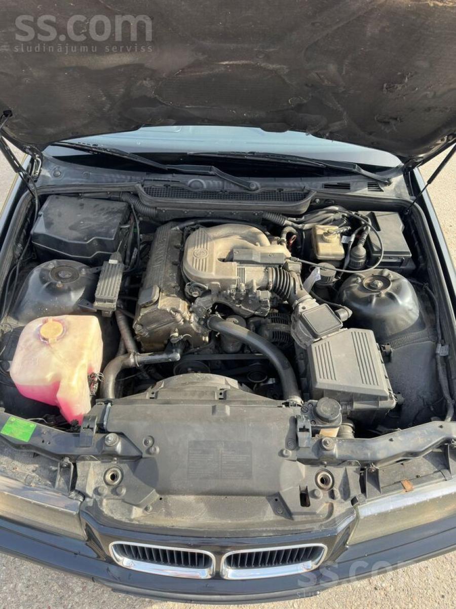 Melns BMW 316 1995 Rīga, ar dzinēja tilpumu 1.60 L un nobraukumu 323 tūkst. km par 3000 €, foto 15 vietnē AUTOMOTO.COM.LV