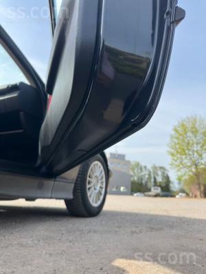 Melns BMW 316 1995 Rīga, ar dzinēja tilpumu 1.60 L un nobraukumu 323 tūkst. km par 3000 €, foto 17 vietnē AUTOMOTO.COM.LV