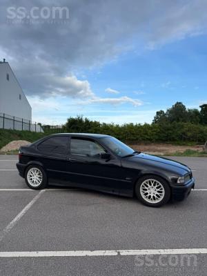 Melns BMW 316 1995 Valmiera, ar dzinēja tilpumu 1.60 L un nobraukumu 273 tūkst. km par 2500 €, foto  vietnē AUTOMOTO.COM.LV