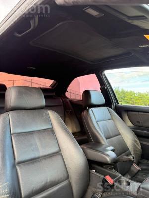 Black BMW 316 1995 in Valmiera, with an engine capacity of 1.60 L and mileage of 273 thousand km for 2500 €, photo 4 on AUTOMOTO.COM.LV