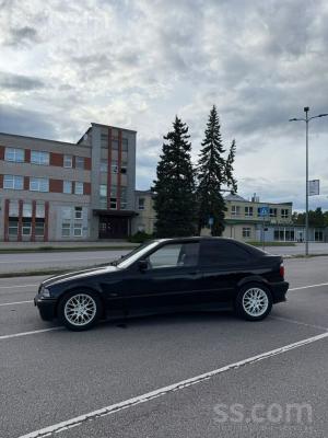 Black BMW 316 1995 in Valmiera, with an engine capacity of 1.60 L and mileage of 273 thousand km for 2500 €, photo 5 on AUTOMOTO.COM.LV