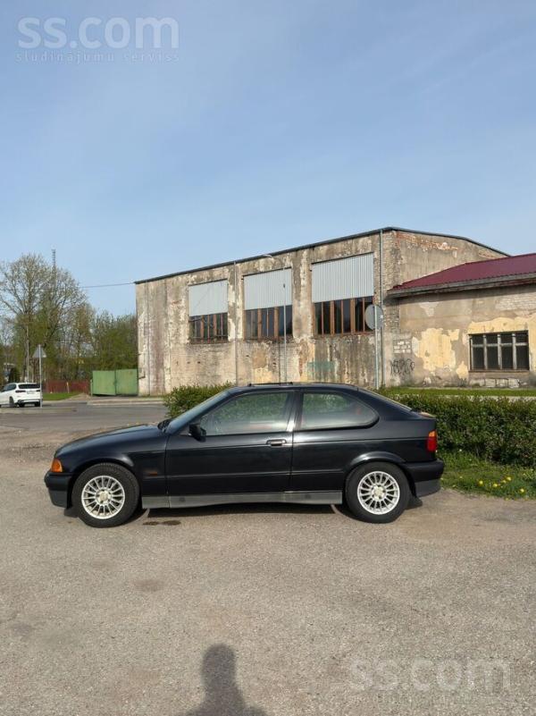 Melns BMW 316 1995 Rīga, ar dzinēja tilpumu 1.60 L un nobraukumu 328 tūkst. km par 2400 €, foto 6 vietnē AUTOMOTO.COM.LV