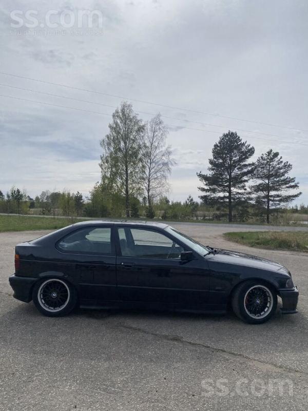 Black BMW 316 1994 in Liepaja, with an engine capacity of 2.00 L and mileage of 241 thousand km for 2900 €, photo 2 on AUTOMOTO.COM.LV