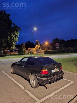 Melns BMW 316 1994 Rīga, ar dzinēja tilpumu 2.50 L un nobraukumu 209 tūkst. km par 1500 €, foto 4 vietnē AUTOMOTO.COM.LV