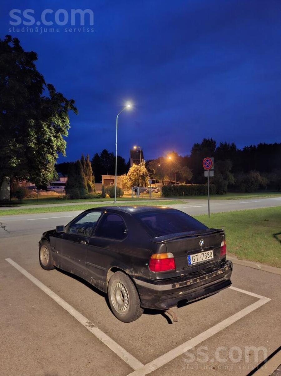 Melns BMW 316 1994 Rīga, ar dzinēja tilpumu 2.50 L un nobraukumu 209 tūkst. km par 1500 €, foto 4 vietnē AUTOMOTO.COM.LV