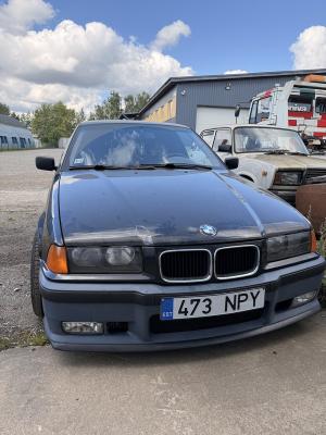 Melns BMW 316 1995 Rakvere, ar dzinēja tilpumu 2.20 L un nobraukumu 317 tūkst. km par 4000 €, foto 12 vietnē AUTOMOTO.COM.LV
