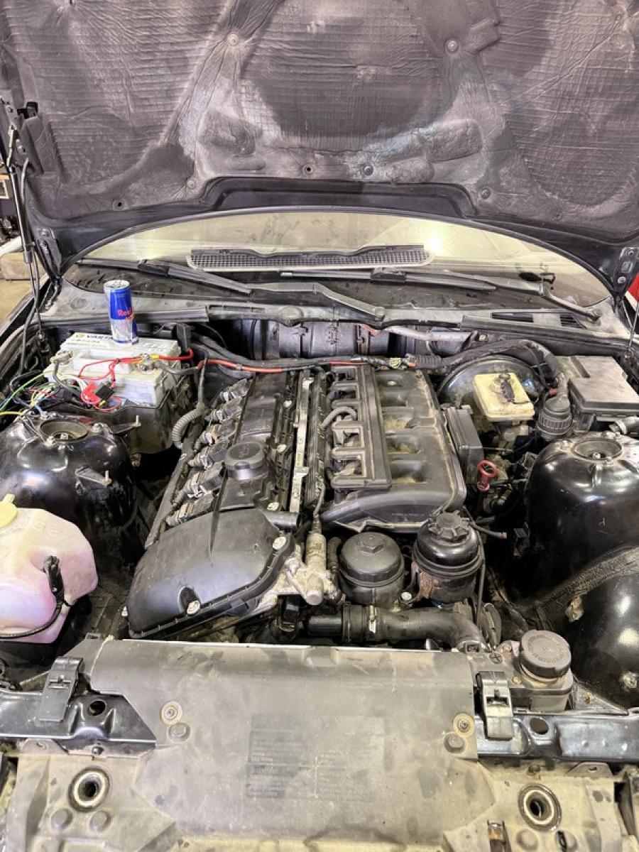 Melns BMW 316 1995 Rakvere, ar dzinēja tilpumu 2.20 L un nobraukumu 317 tūkst. km par 4000 €, foto 17 vietnē AUTOMOTO.COM.LV
