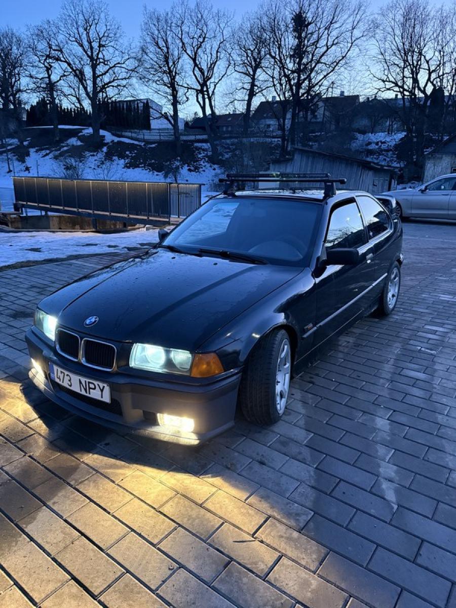 Melns BMW 316 1995 Rakvere, ar dzinēja tilpumu 2.20 L un nobraukumu 317 tūkst. km par 4000 €, foto 18 vietnē AUTOMOTO.COM.LV