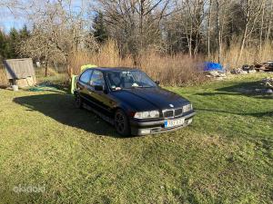 Black BMW 316 1996 in Rakvere, with an engine capacity of 1.60 L and mileage of 234 thousand km for 2400 €, photo  on AUTOMOTO.COM.LV