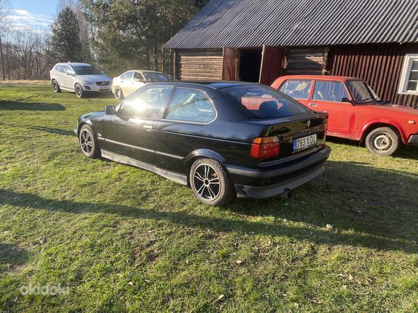 Black BMW 316 1996 in Rakvere, with an engine capacity of 1.60 L and mileage of 234 thousand km for 2400 €, photo 4 on AUTOMOTO.COM.LV