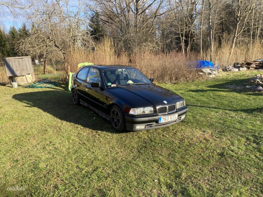 Black BMW 316 1996 in Rakvere, with an engine capacity of 1.60 L and mileage of 234 thousand km for 2400 €, photo 12 on AUTOMOTO.COM.LV