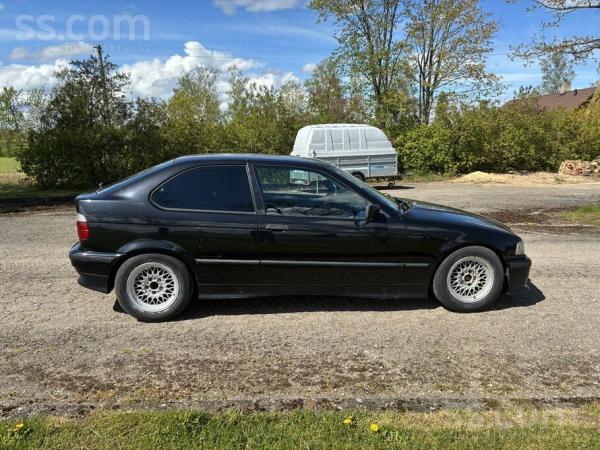 Melns BMW 316 1998 Dobele, ar dzinēja tilpumu 1.60 L un nobraukumu 224 tūkst. km par 1700 €, foto 4 vietnē AUTOMOTO.COM.LV