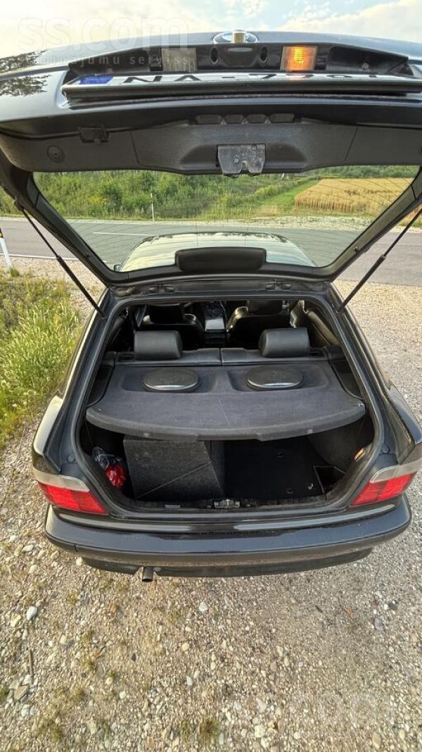 Melns BMW 316 1998 Bauska, ar dzinēja tilpumu 1.80 L un nobraukumu 240 tūkst. km par 2400 €, foto 4 vietnē AUTOMOTO.COM.LV