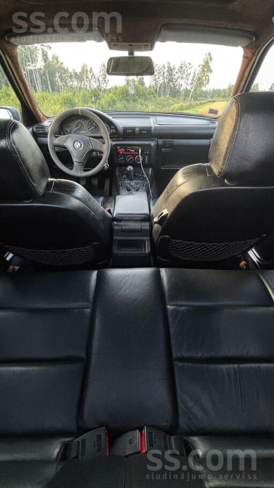 Black BMW 316 1998 in Bauska, with an engine capacity of 1.80 L and mileage of 240 thousand km for 2400 €, photo 6 on AUTOMOTO.COM.LV
