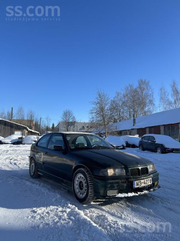 Melns BMW 316 1999 Rēzekne, ar dzinēja tilpumu 1.80 L un nobraukumu 329 tūkst. km par 1750 €, foto 4 vietnē AUTOMOTO.COM.LV