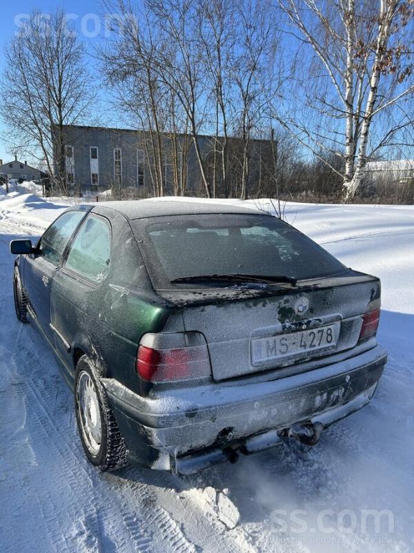 Melns BMW 316 1999 Rēzekne, ar dzinēja tilpumu 1.80 L un nobraukumu 329 tūkst. km par 1750 €, foto 5 vietnē AUTOMOTO.COM.LV