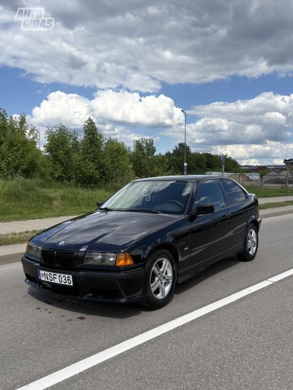 Melns BMW 316 2000 Viļņa, ar dzinēja tilpumu 1.60 L un nobraukumu 234 tūkst. km par 2000 €, foto 1 vietnē AUTOMOTO.COM.LV
