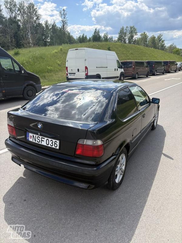 Melns BMW 316 2000 Viļņa, ar dzinēja tilpumu 1.60 L un nobraukumu 234 tūkst. km par 2000 €, foto 5 vietnē AUTOMOTO.COM.LV