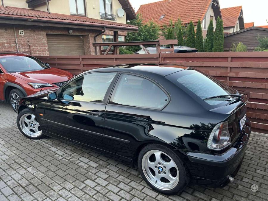 Black BMW 316 2001 in Klaipeda, with an engine capacity of 1.80 L and mileage of 240 thousand km for 2600 €, photo 2 on AUTOMOTO.COM.LV