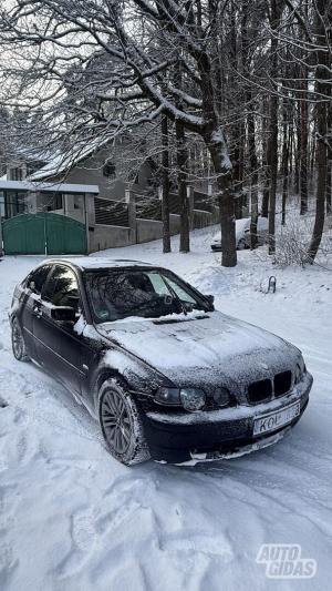 Melns BMW 316 2002 Viļņa, ar dzinēja tilpumu 1.80 L un nobraukumu 315 tūkst. km par 1200 €, foto  vietnē AUTOMOTO.COM.LV